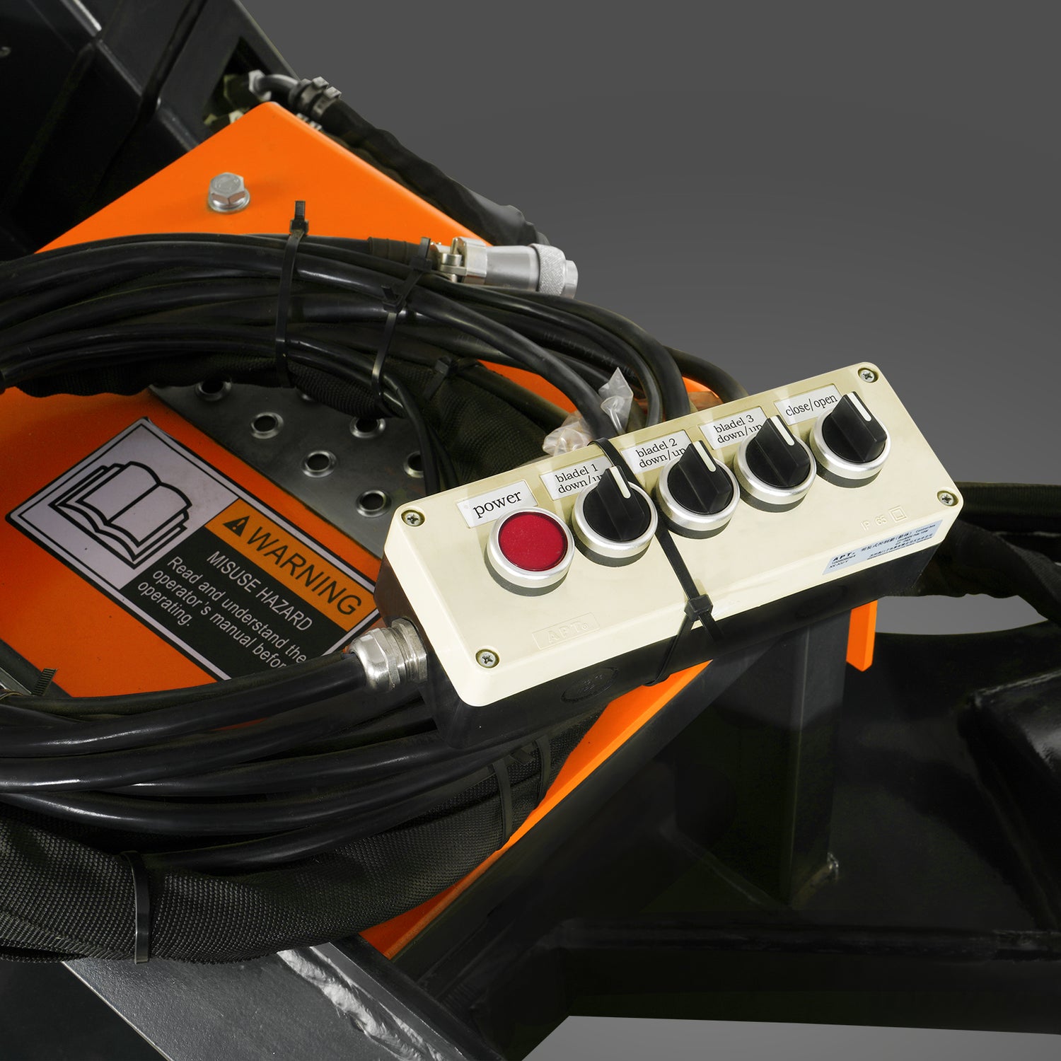 36” Skid Steer Hydraulic Tree Spade, 4” Diameter Cut Capacity, 22” Bla